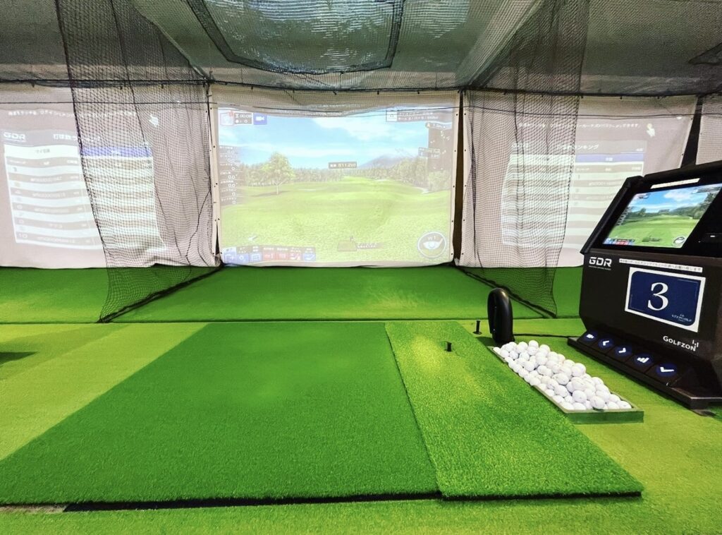 高性能ゴルフシュミレーターを無料体験できます！ 赤坂 ゴルフスクール | インドアゴルフ業界で店舗数No1,STEPGOLF